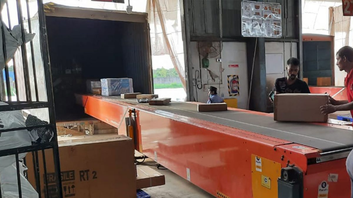 Telescopic Belt Conveyor - Nido Automation