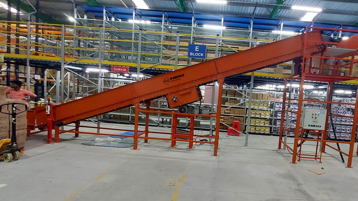Inclined Bi-directional Belt Conveyor - Nido Automation