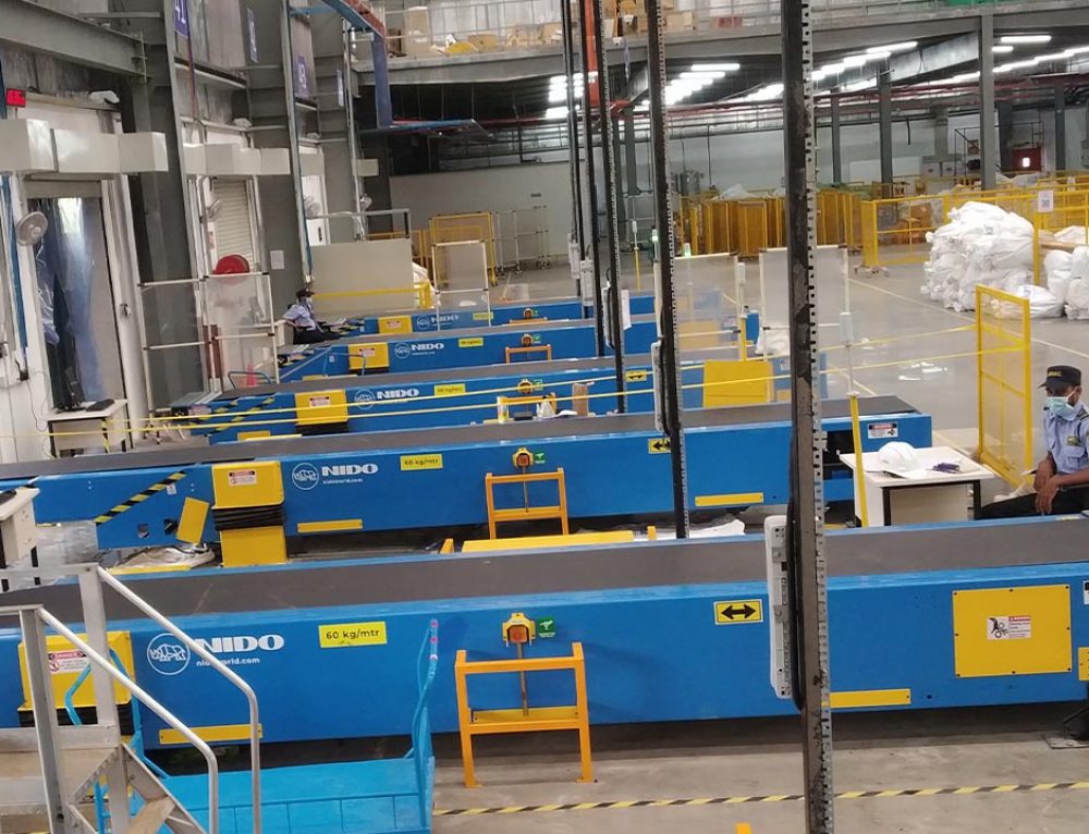 Mobile Telescopic Belt Conveyor With Motorized Movement - Nido Automation