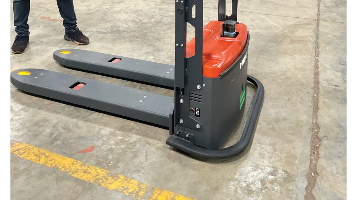 IZAR Pallet Handler - Nido Automation