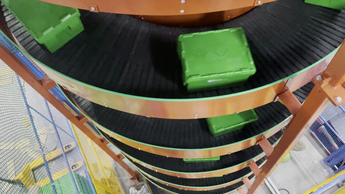 CANOPUSVERT Vertical Conveyor - Nido Automation